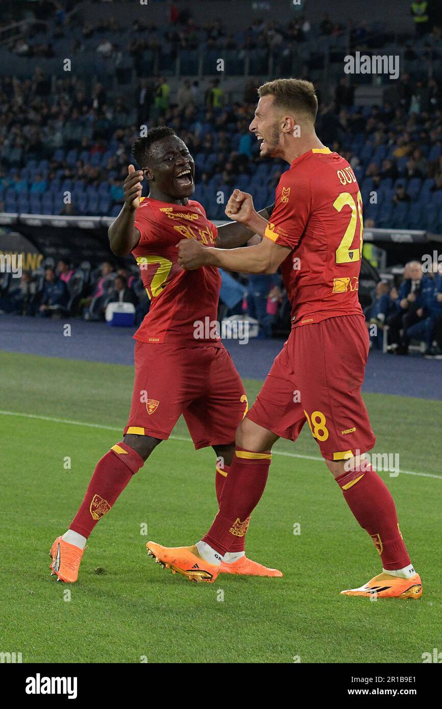 Remi Oudin of US Lecce jubilates with Lameck Banda of US Lecce after ...