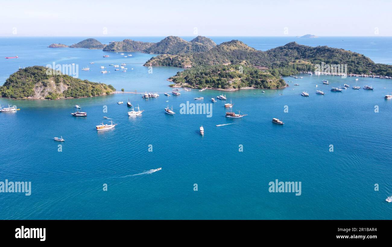 Bajo a hi-res stock photography and images - Alamy