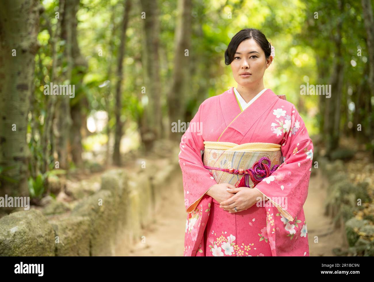 Young beautiful japanese american hi-res stock photography and images - Alamy