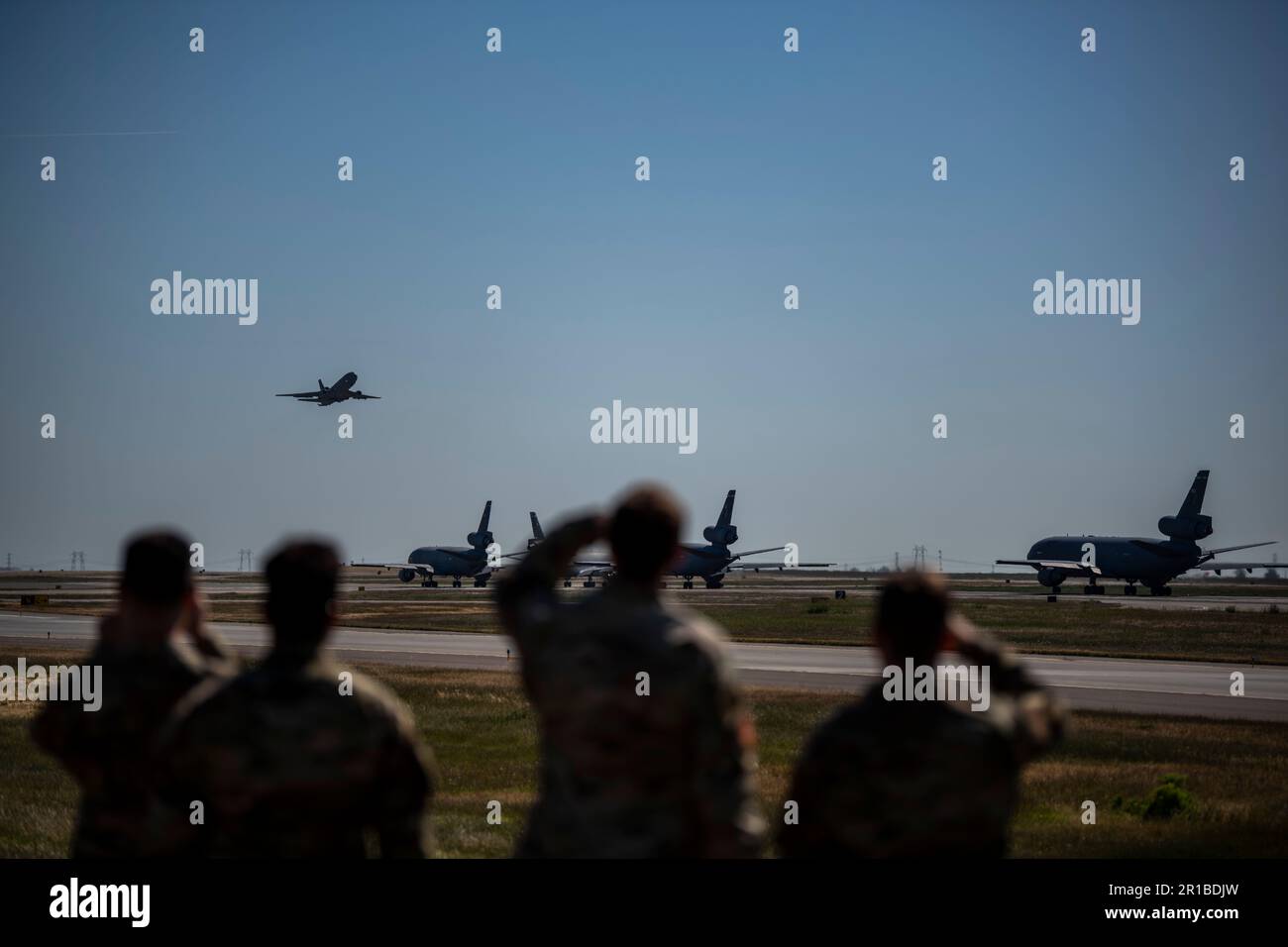 945th aircraft maintenance squadron hi-res stock photography and images ...