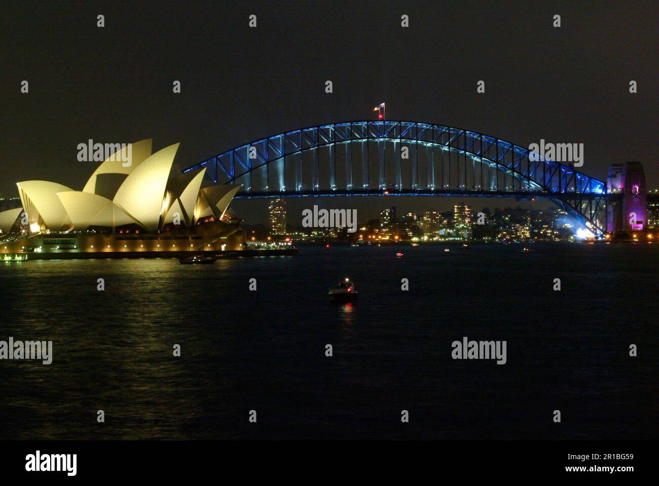 Special bridge lighting celebrates the 75th Anniversary of Sydney ...