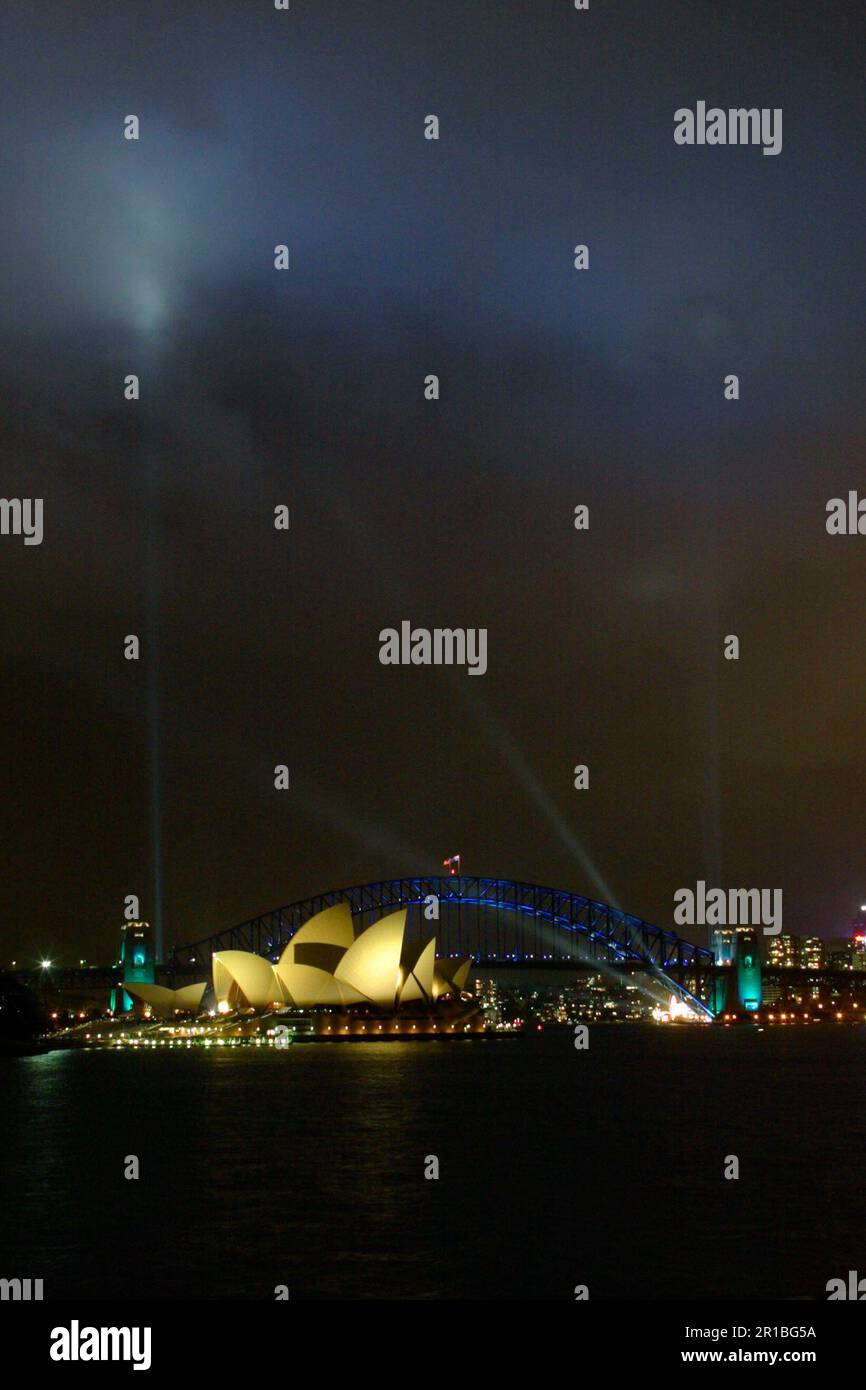 Special bridge lighting celebrates the 75th Anniversary of Sydney ...
