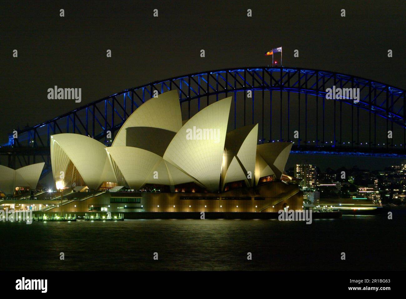 Special bridge lighting celebrates the 75th Anniversary of Sydney ...