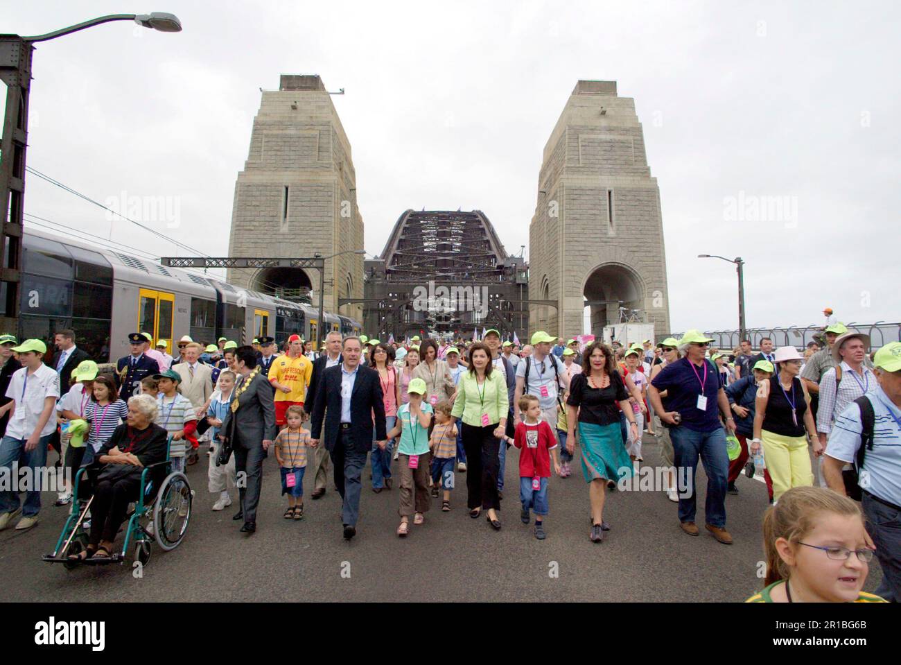 NSW Premier Morris Iemma and his family take part in the 75th ...