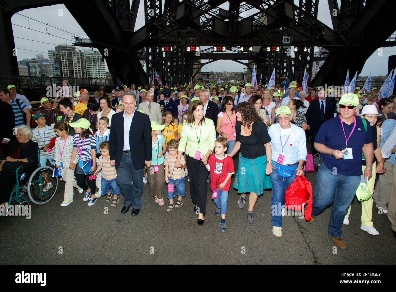 NSW Premier Morris Iemma and his family take part in the 75th ...