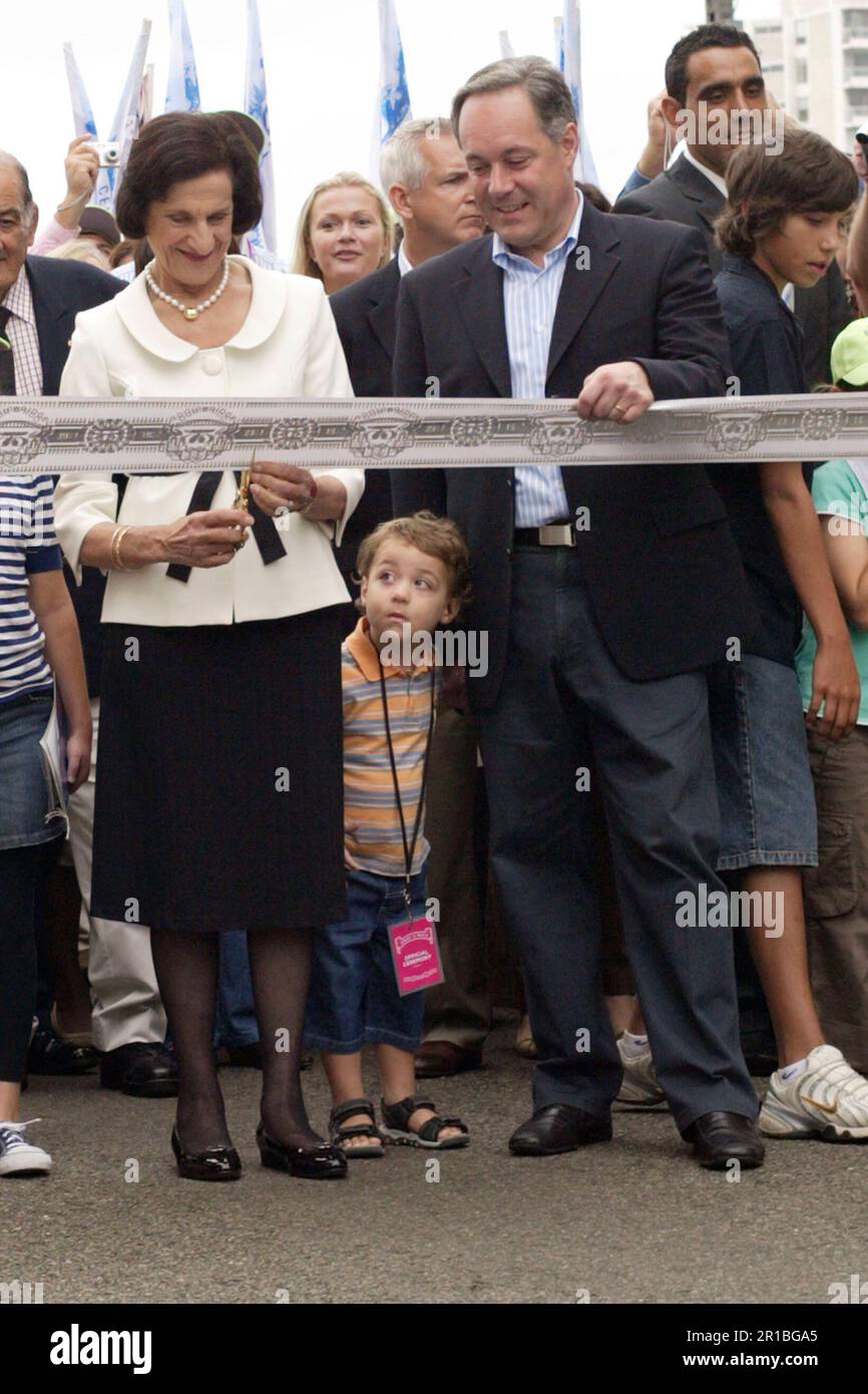 Governor of NSW, Professor Marie Bashir (assisted by Premier of NSW ...