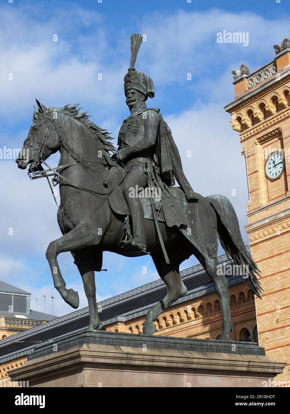 King Ernst August statue in front of the main railway station in ...