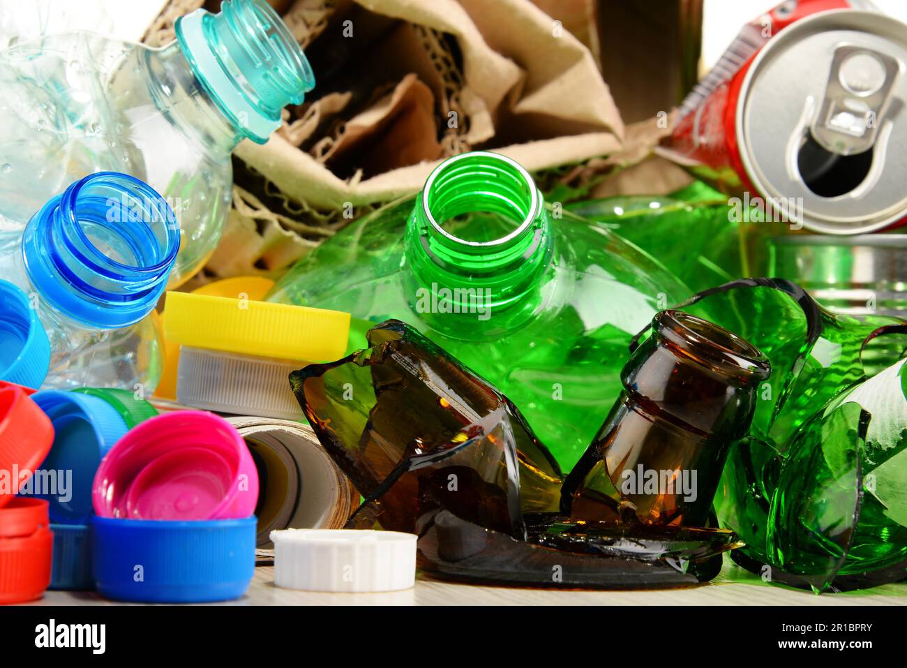 Recyclable garbage consisting of glass, plastic, metal and paper Stock ...