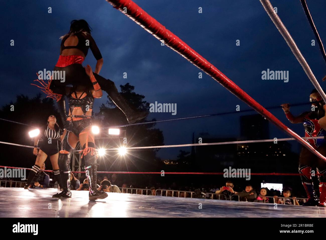 Lucha libre femenil hi-res stock photography and images - Alamy