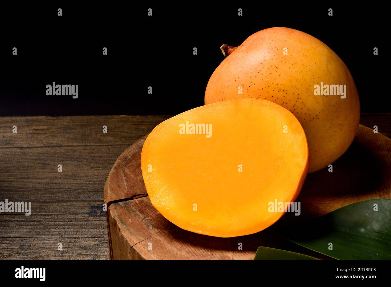 mango and mango slice on Black background.Thai Mangoes.Thai Fruit.Copy ...