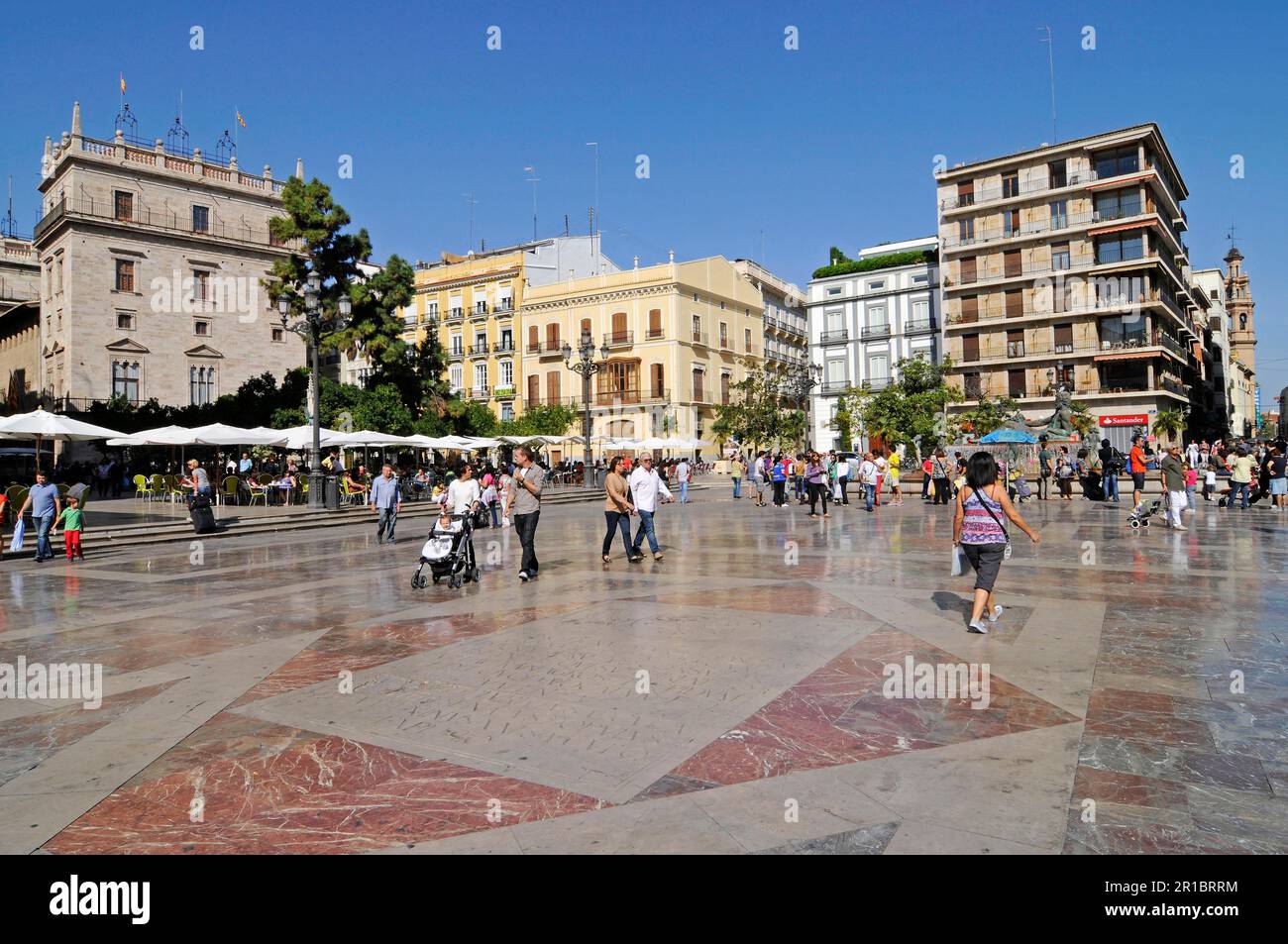 Tourists, Plaza de la Virgen, Square, Valencia, Valencian Community ...