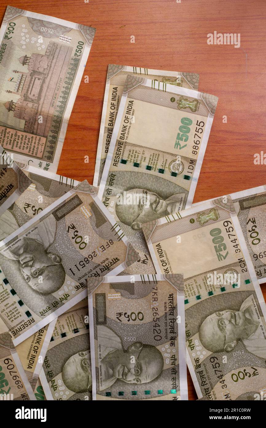 A closeup of Indian 500 rupee bills in a heap - Texture of a pile of ...