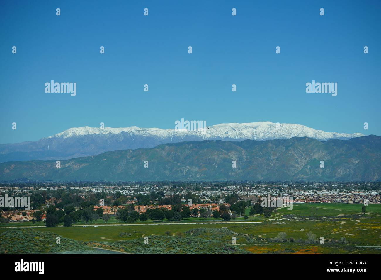 Snow mountain in Southern California Stock Photo - Alamy