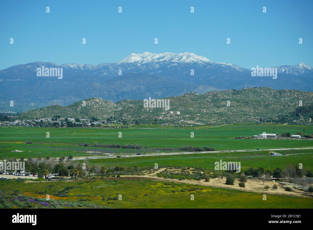 Snow mountain in Southern California Stock Photo - Alamy