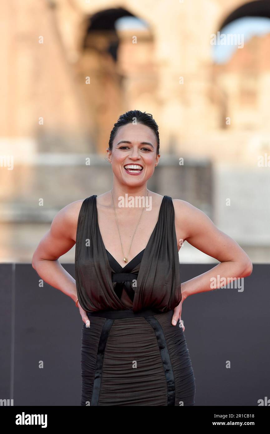 Actress Michelle Rodriguez Watch: Michelle Rodriguez Reacts To Cara