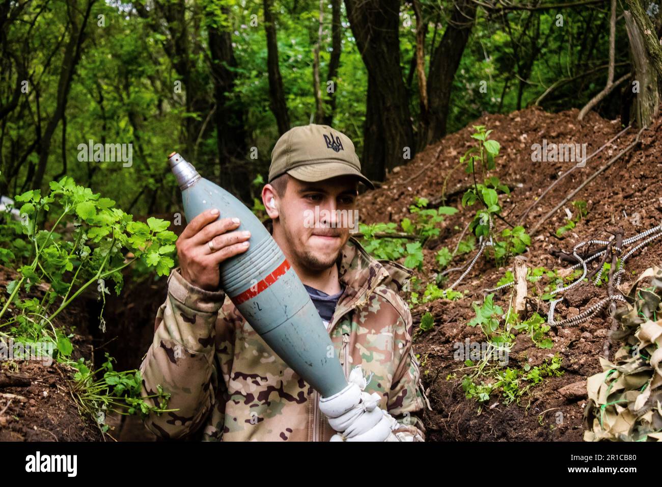 120mm shell hi-res stock photography and images - Alamy