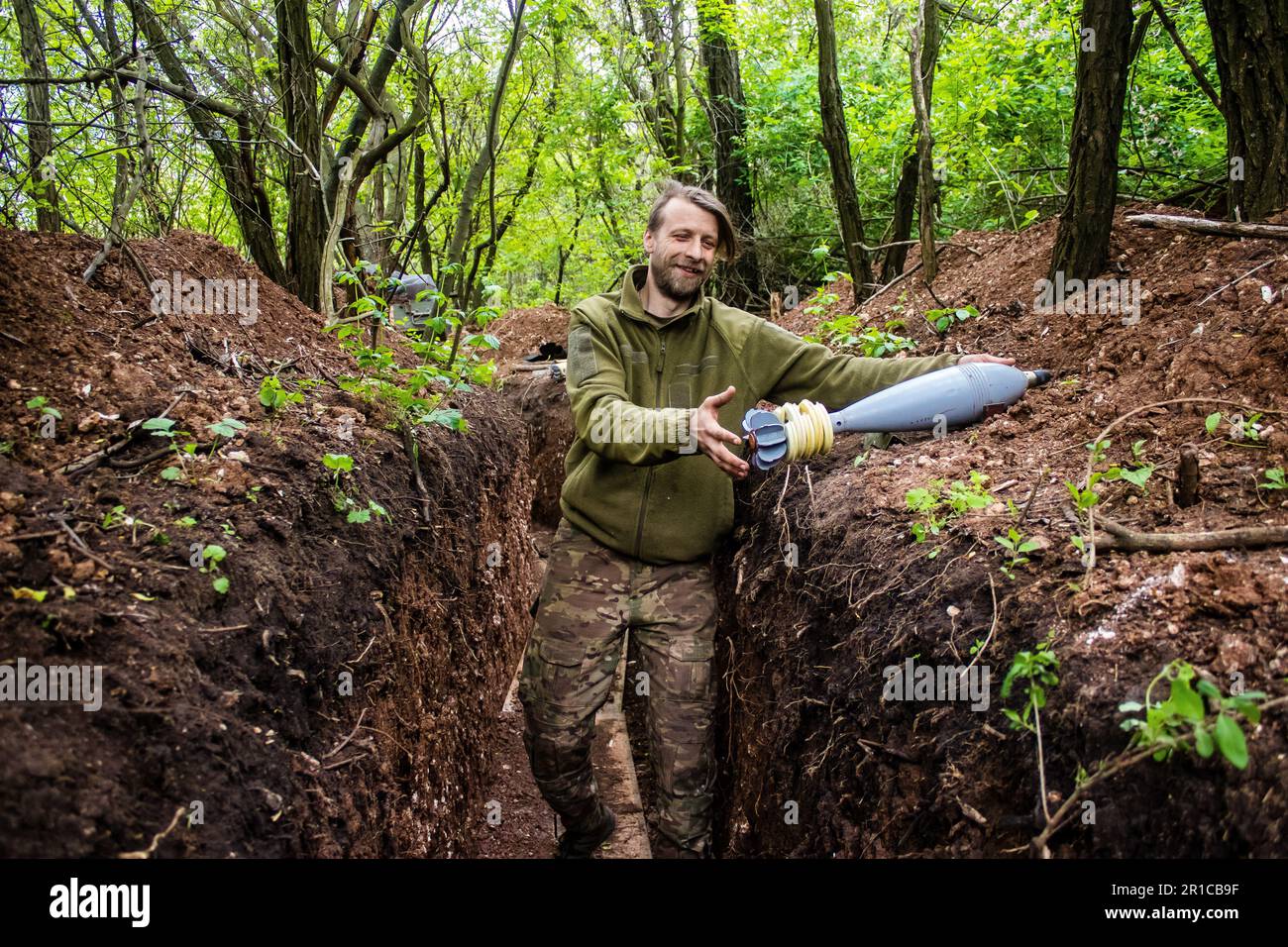 120mm shell hi-res stock photography and images - Alamy