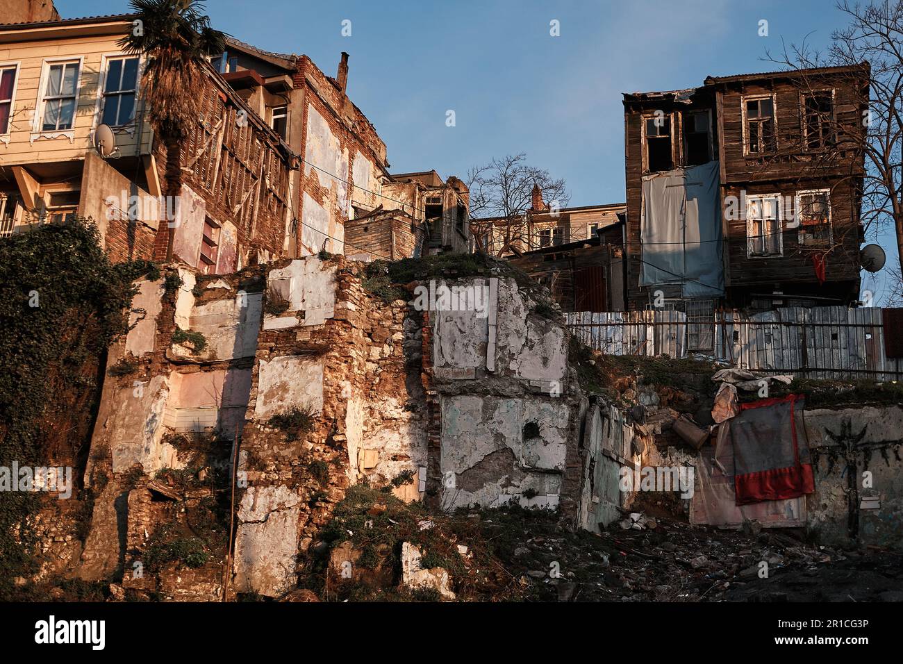 Poor houses metropolis at background hi-res stock photography and ...