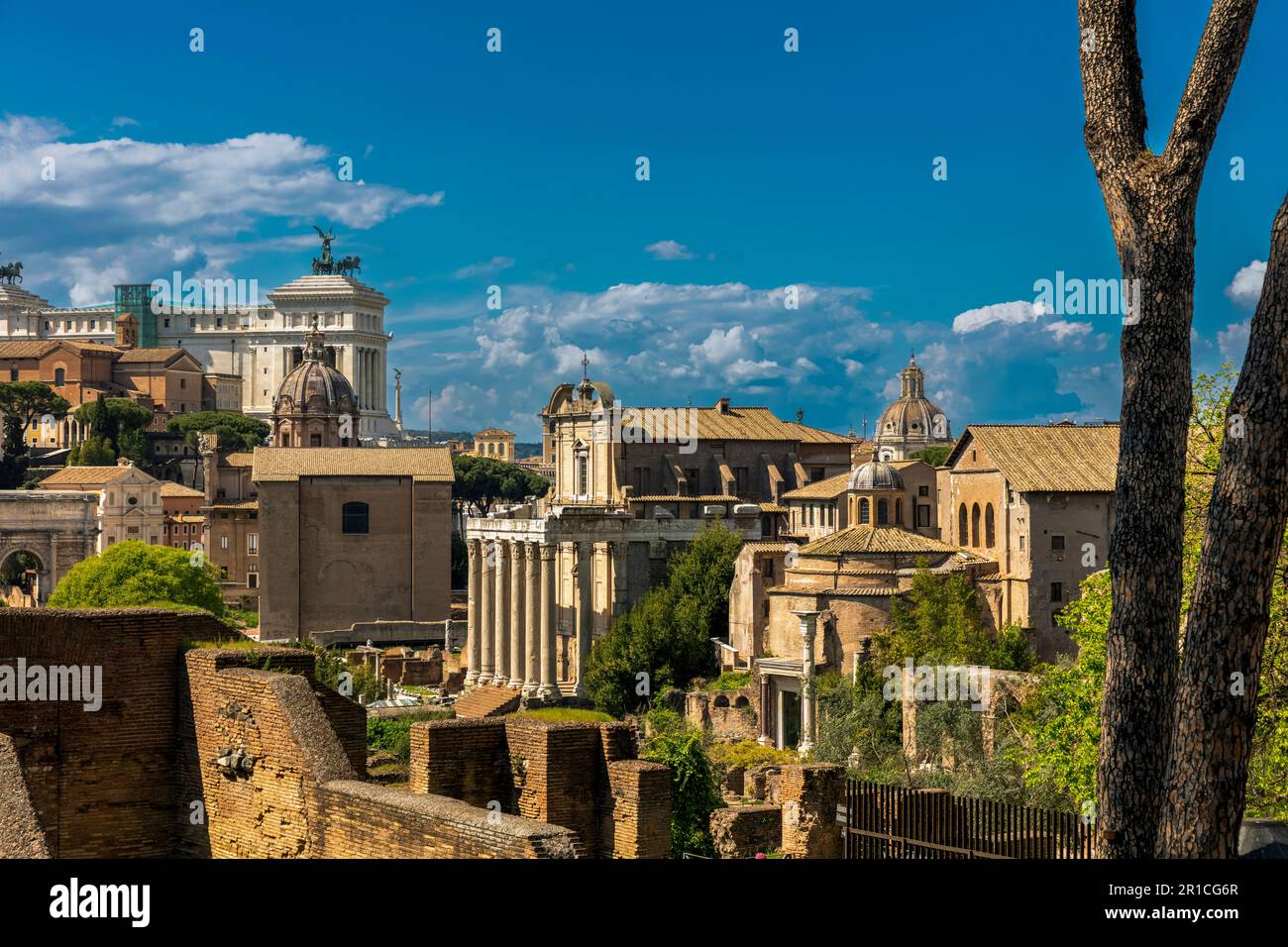 Monumental ruin hi-res stock photography and images - Alamy