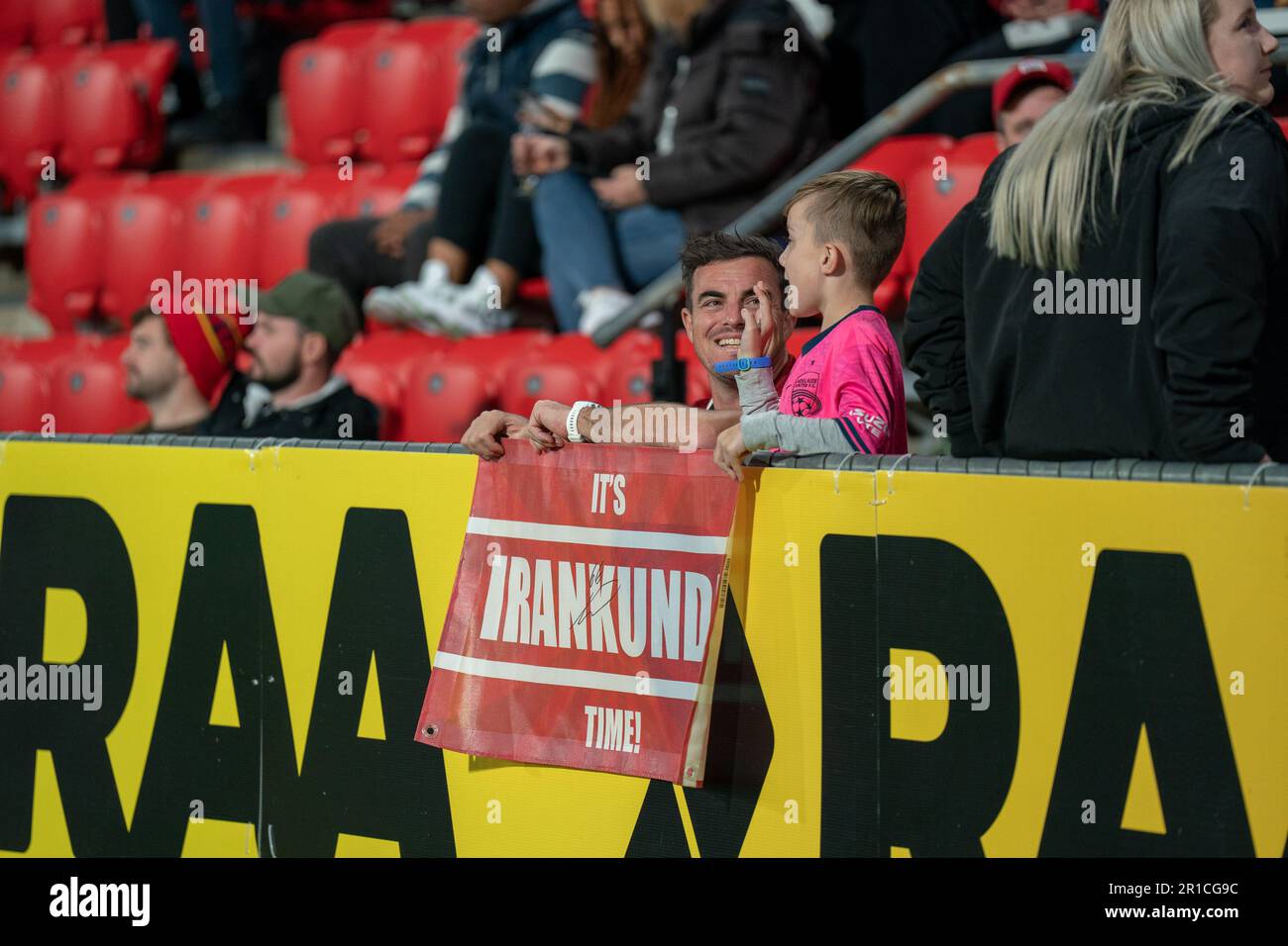 Isuzu sign hi-res stock photography and images - Alamy