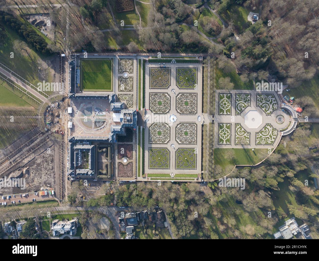 From its ornate design to its prestigious history, Paleis Het Loo's ...