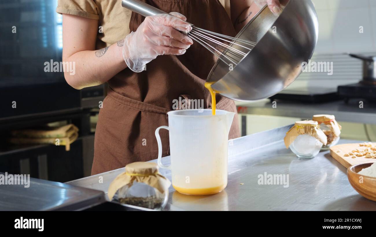 Chefs making a pie hi-res stock photography and images - Alamy