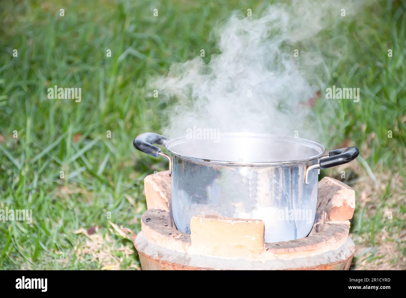 Dirty rice cooker hi-res stock photography and images - Alamy