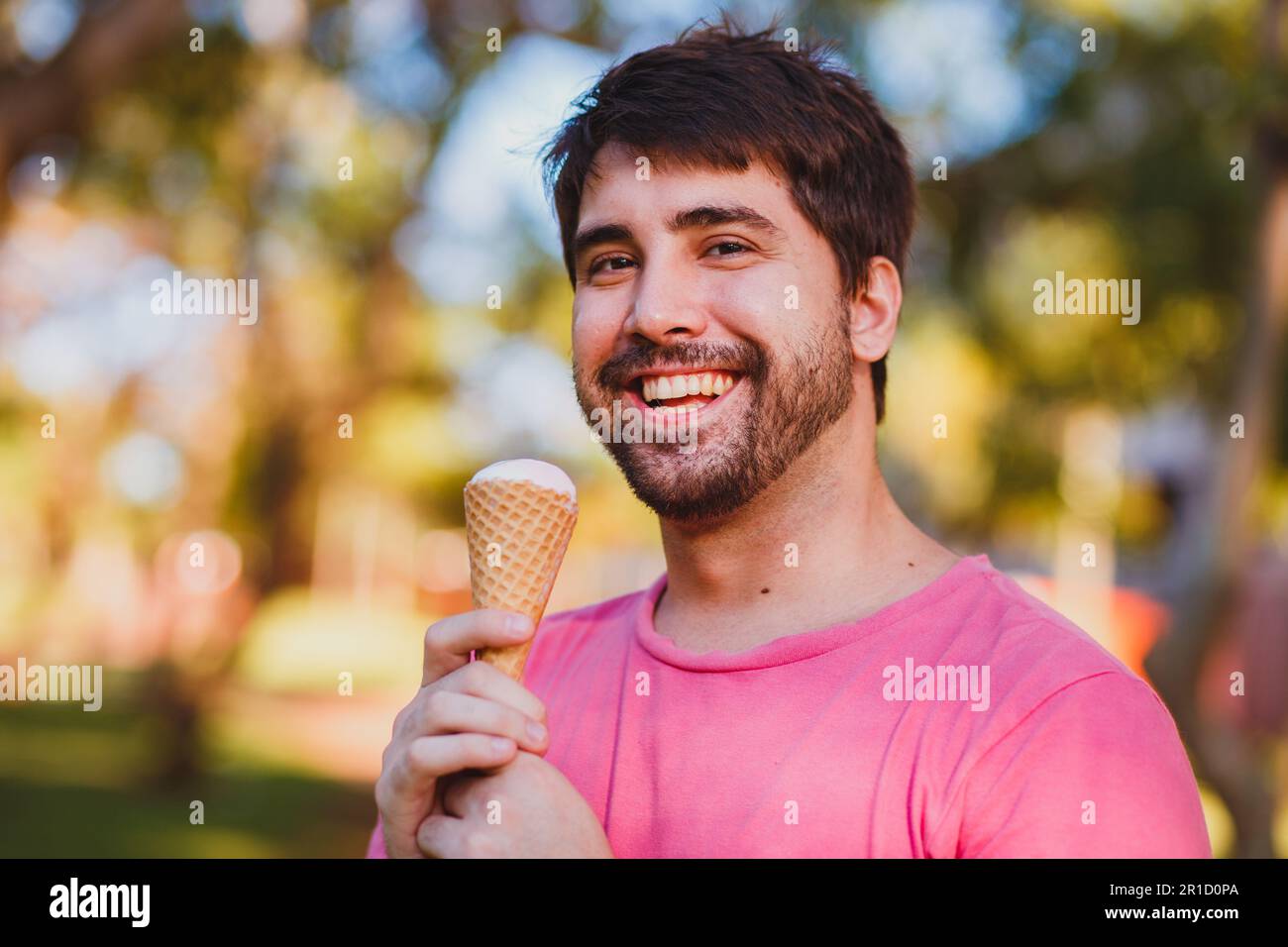 Man eating ice cream hi-res stock photography and images - Alamy