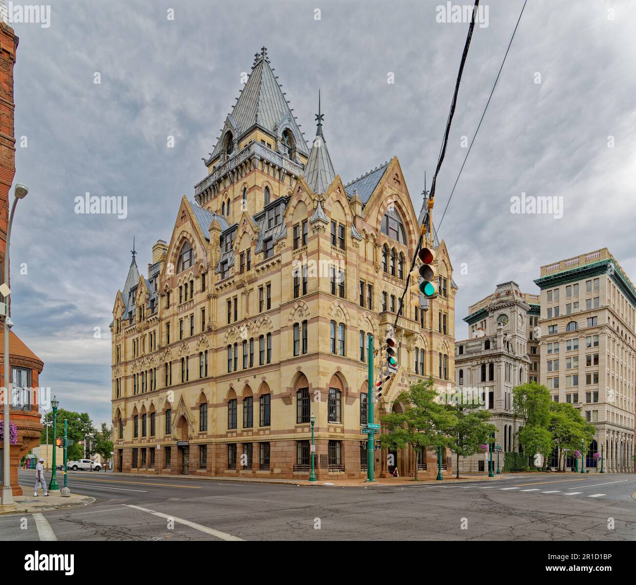 Bank of America now occupies the sandstone landmark Syracuse Savings ...