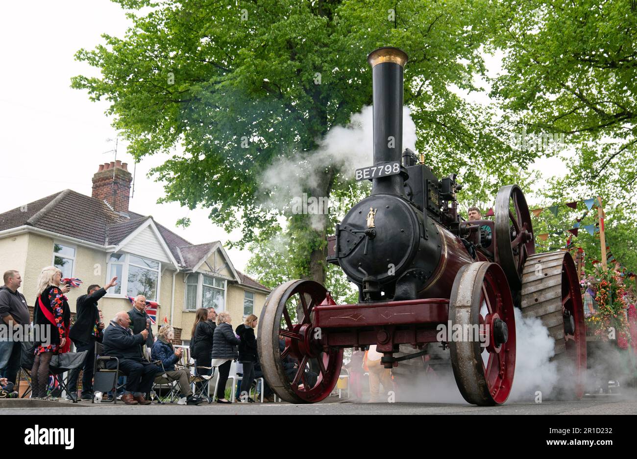 A steam traction engine leads the Spalding Flower Parade which returns ...