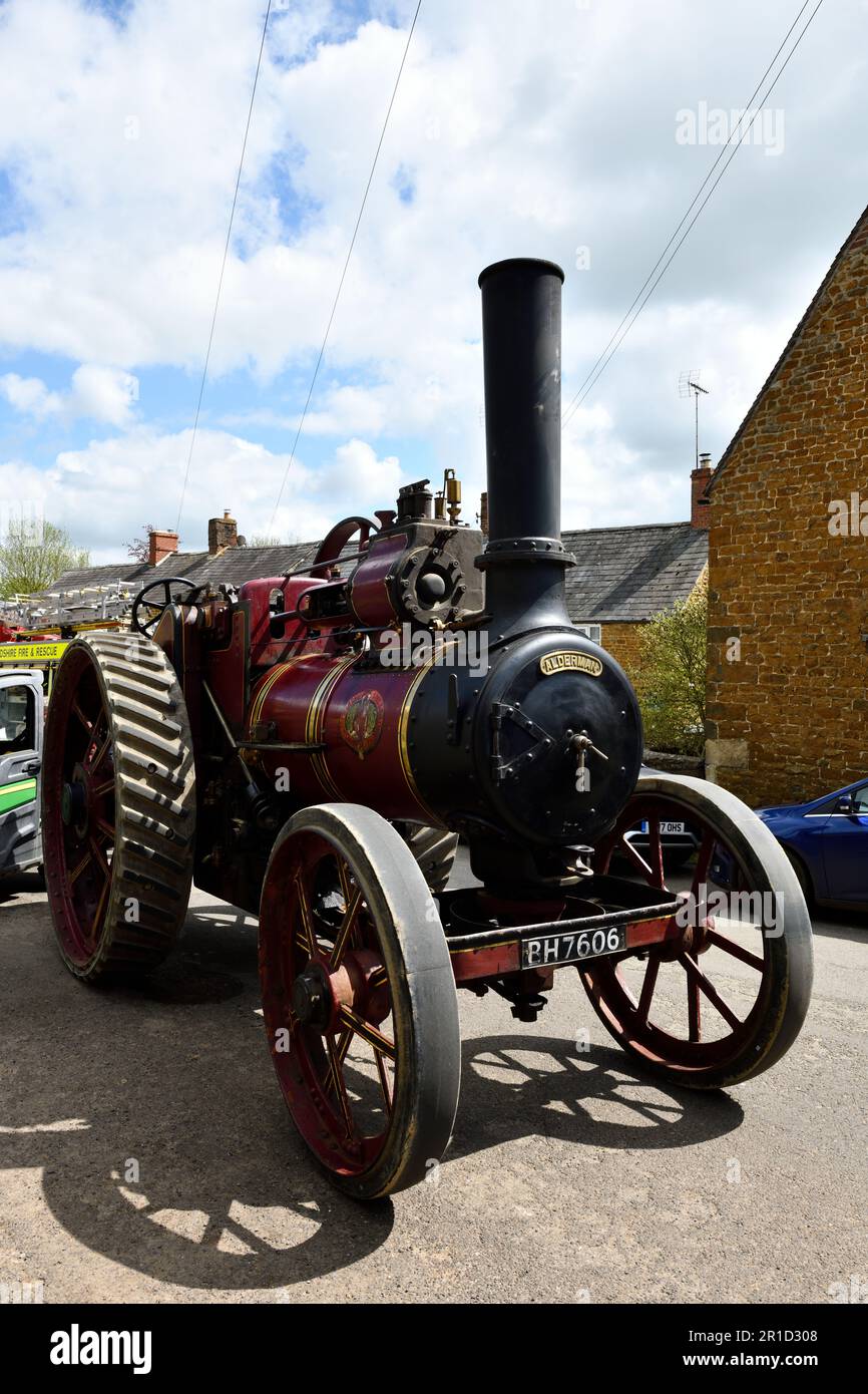 Celebration coronation village street party hi-res stock photography ...