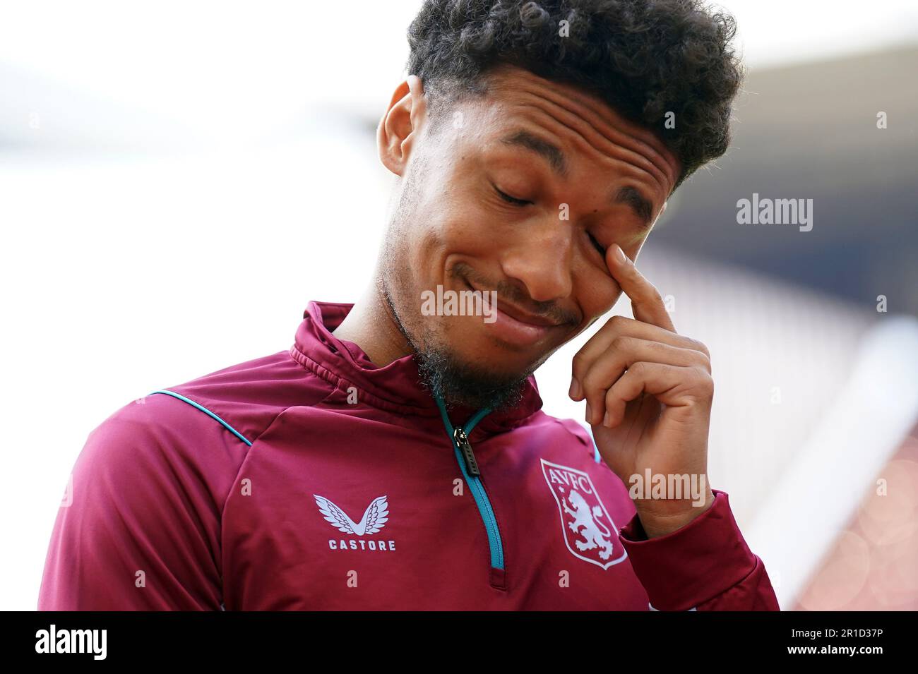 Aston Villa's Boubacar Kamara warms up before the Premier League match ...