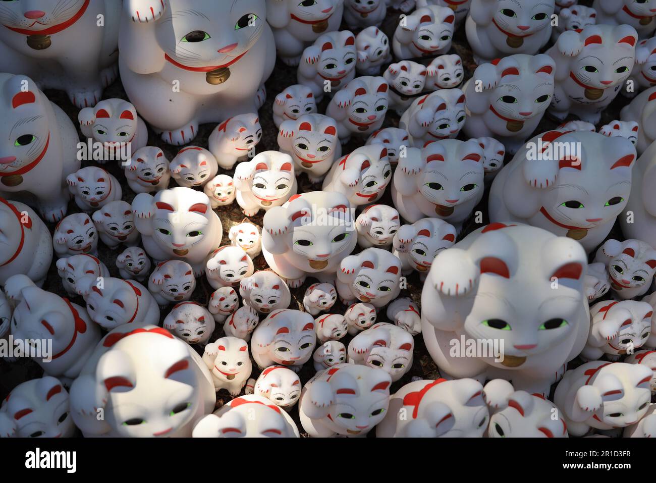 Gotokuji, the famous cat shrine in tokyo, which the beckoning cat is ...
