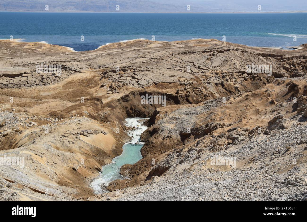 Sinking sea level, sinkholes and salt crystals - Coast of the Dead Sea ...