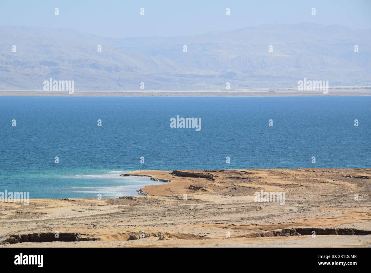 Sinking sea level, sinkholes and salt crystals - Coast of the Dead Sea ...