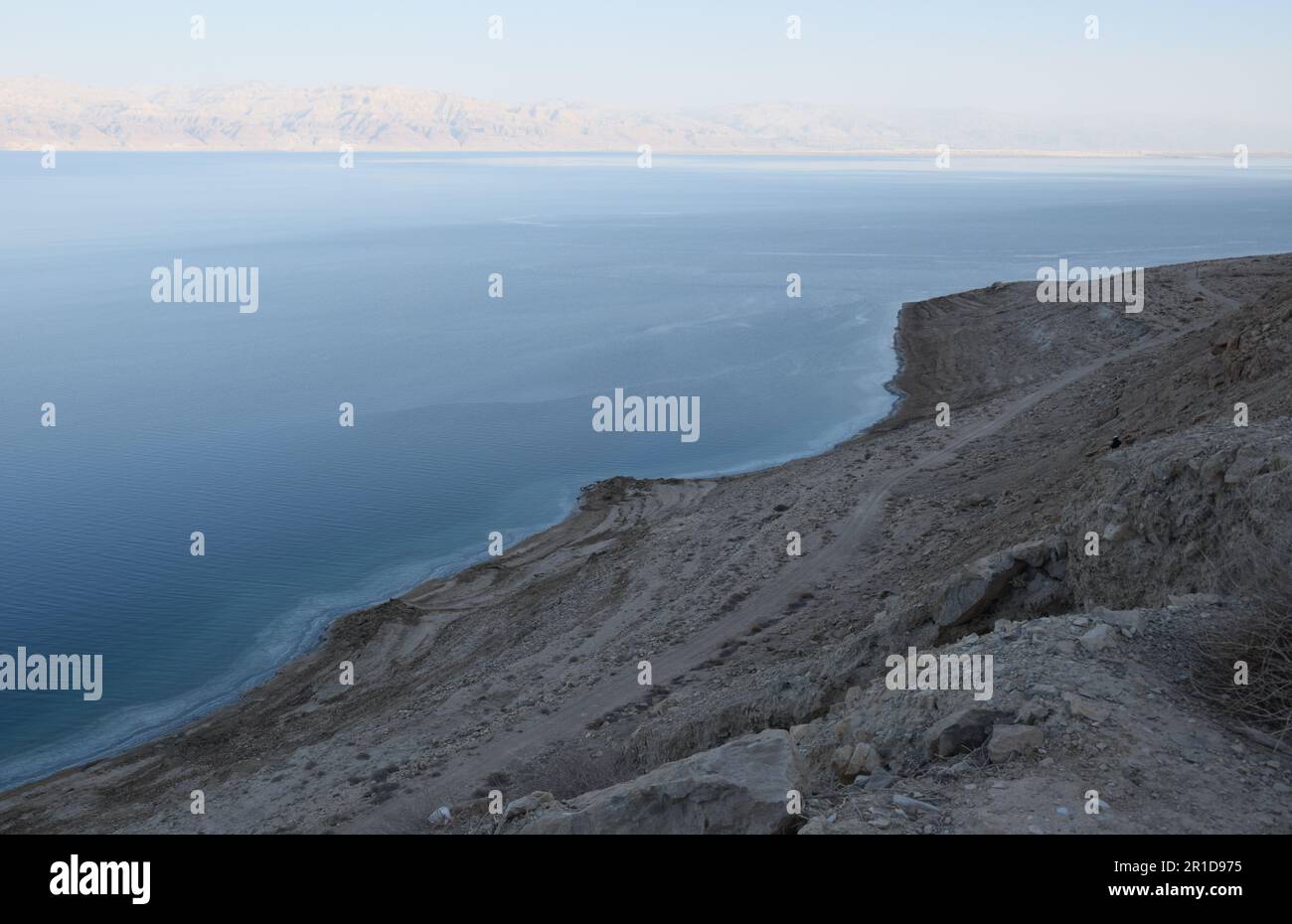 Sinking sea level, sinkholes and salt crystals - Coast of the Dead Sea ...