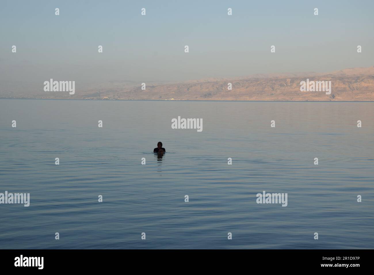 Sinking sea level, sinkholes and salt crystals - Coast of the Dead Sea ...