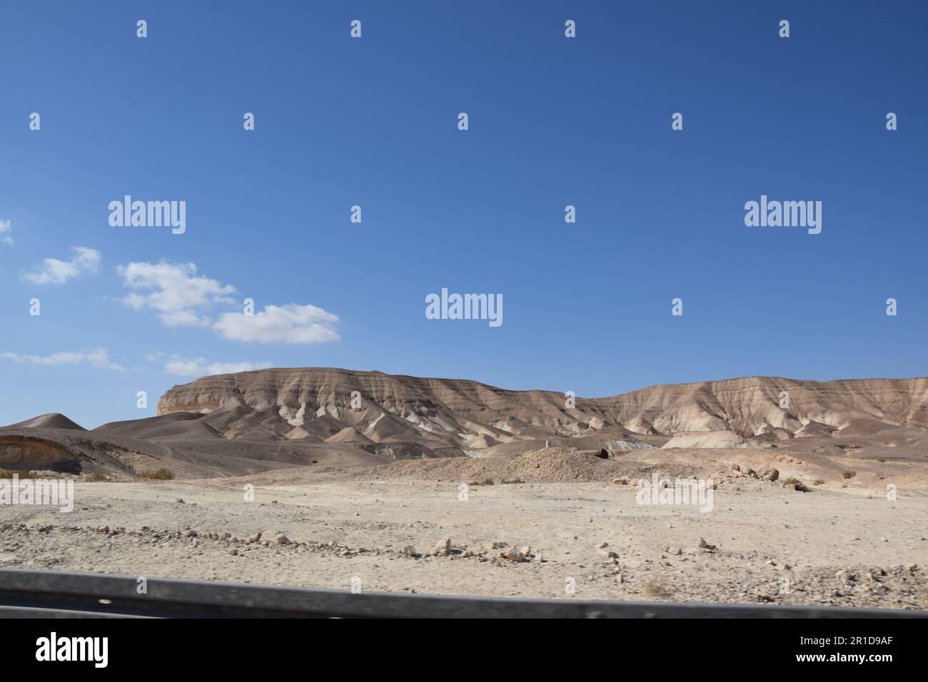 Sinking sea level, sinkholes and salt crystals - Coast of the Dead Sea ...