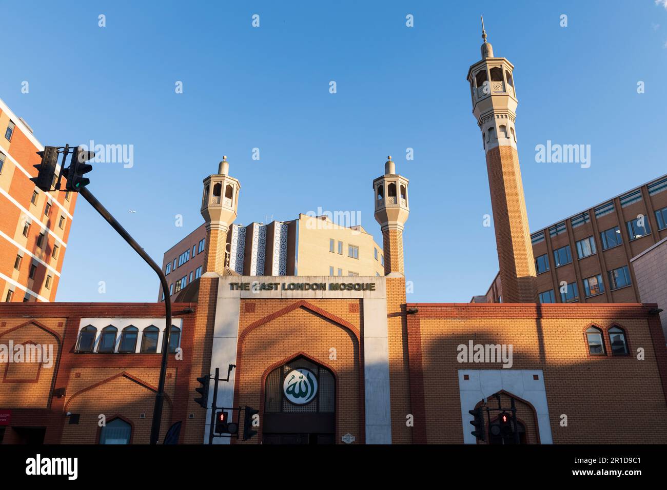 East London Mosque, Whitechapel Road, London, UK. 7 Apr 2023 Stock ...