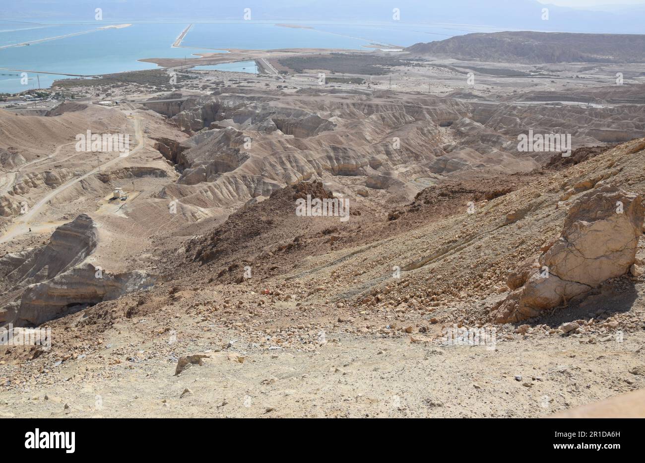 Sinking sea level, sinkholes and salt crystals - Coast of the Dead Sea ...