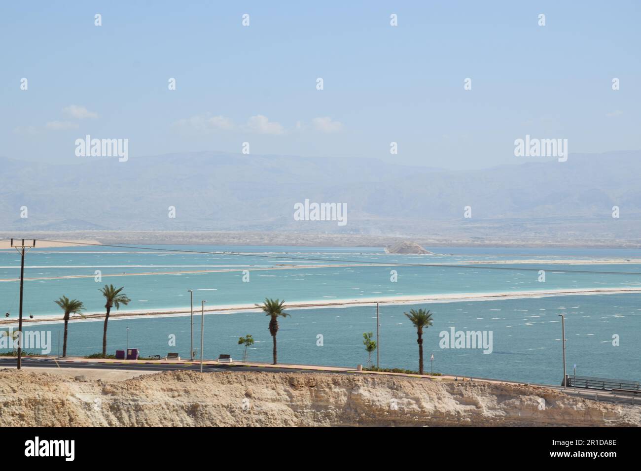 Sinking sea level, sinkholes and salt crystals - Coast of the Dead Sea ...