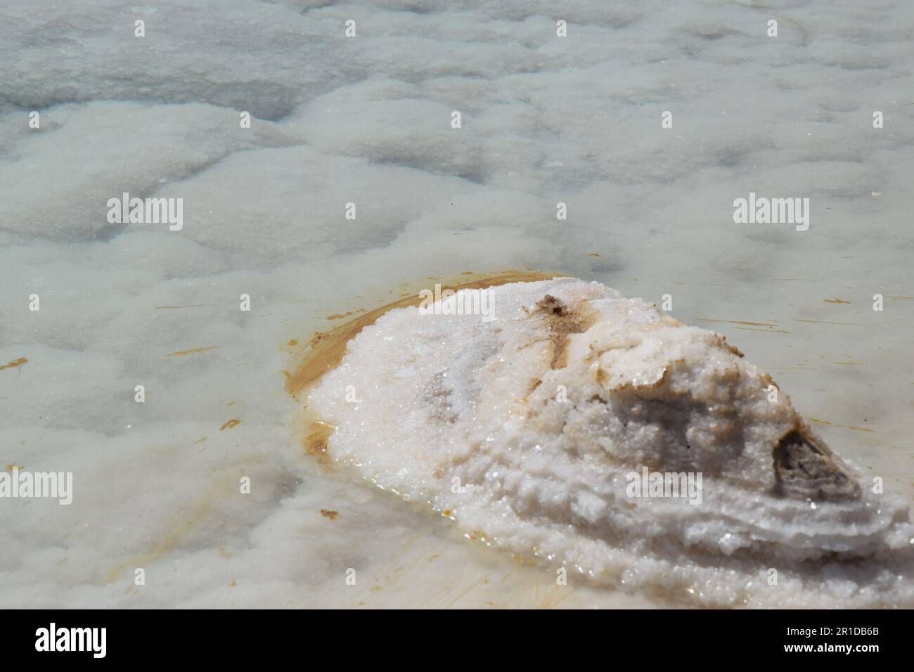 Sinking sea level, sinkholes and salt crystals - Coast of the Dead Sea ...