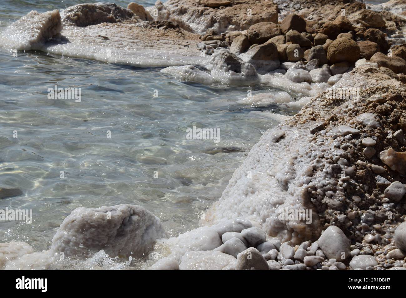 Sinking sea level, sinkholes and salt crystals - Coast of the Dead Sea ...