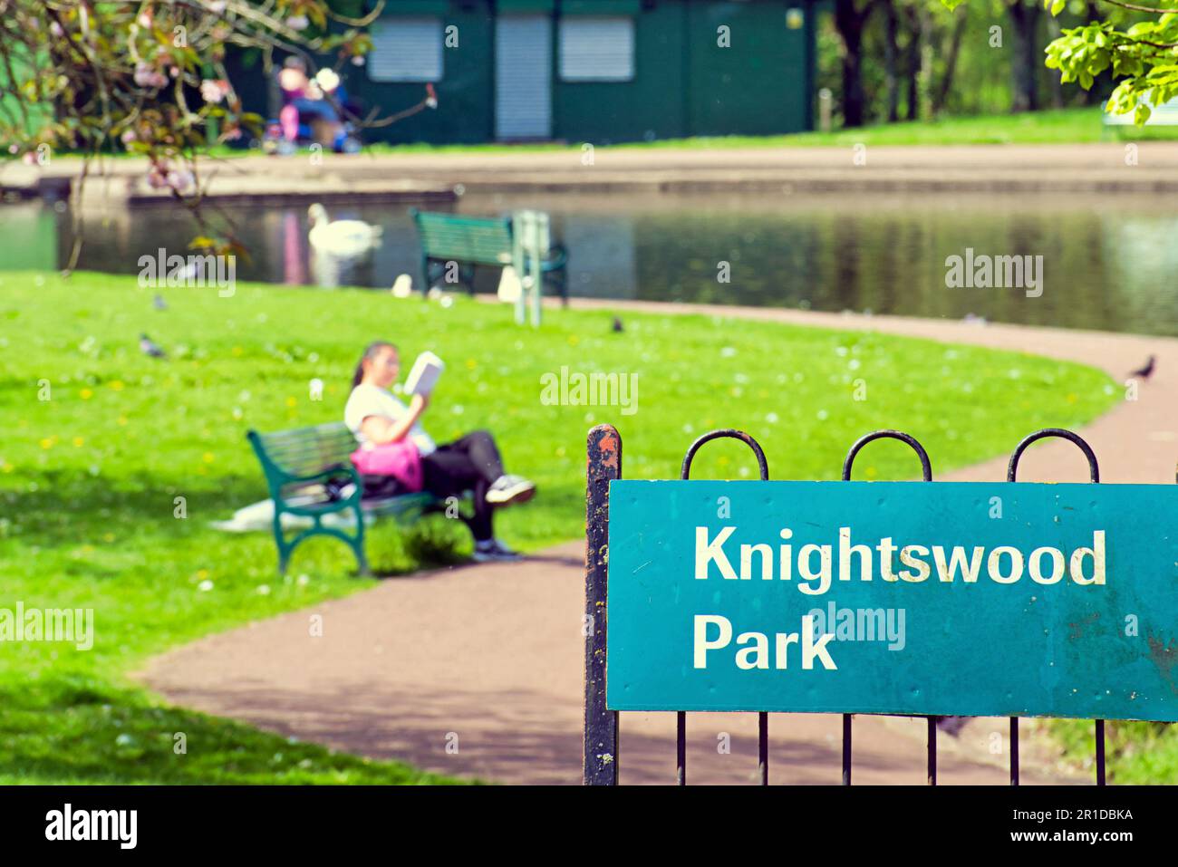 Glasgow, Scotland, UK 13th May, 2023. UK Weather: Sunny and warm in the ...