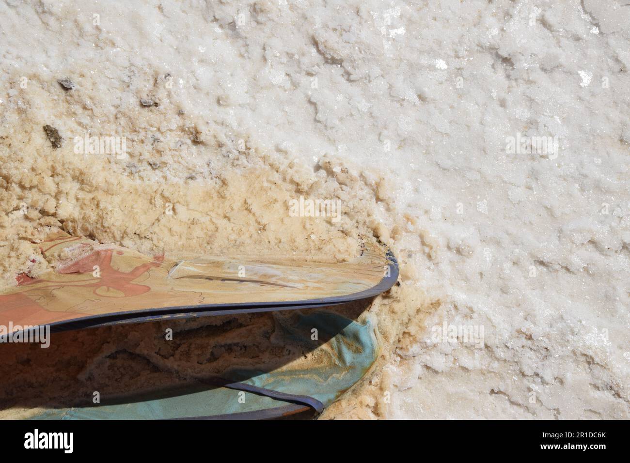 Sinking sea level, sinkholes and salt crystals - Coast of the Dead Sea ...