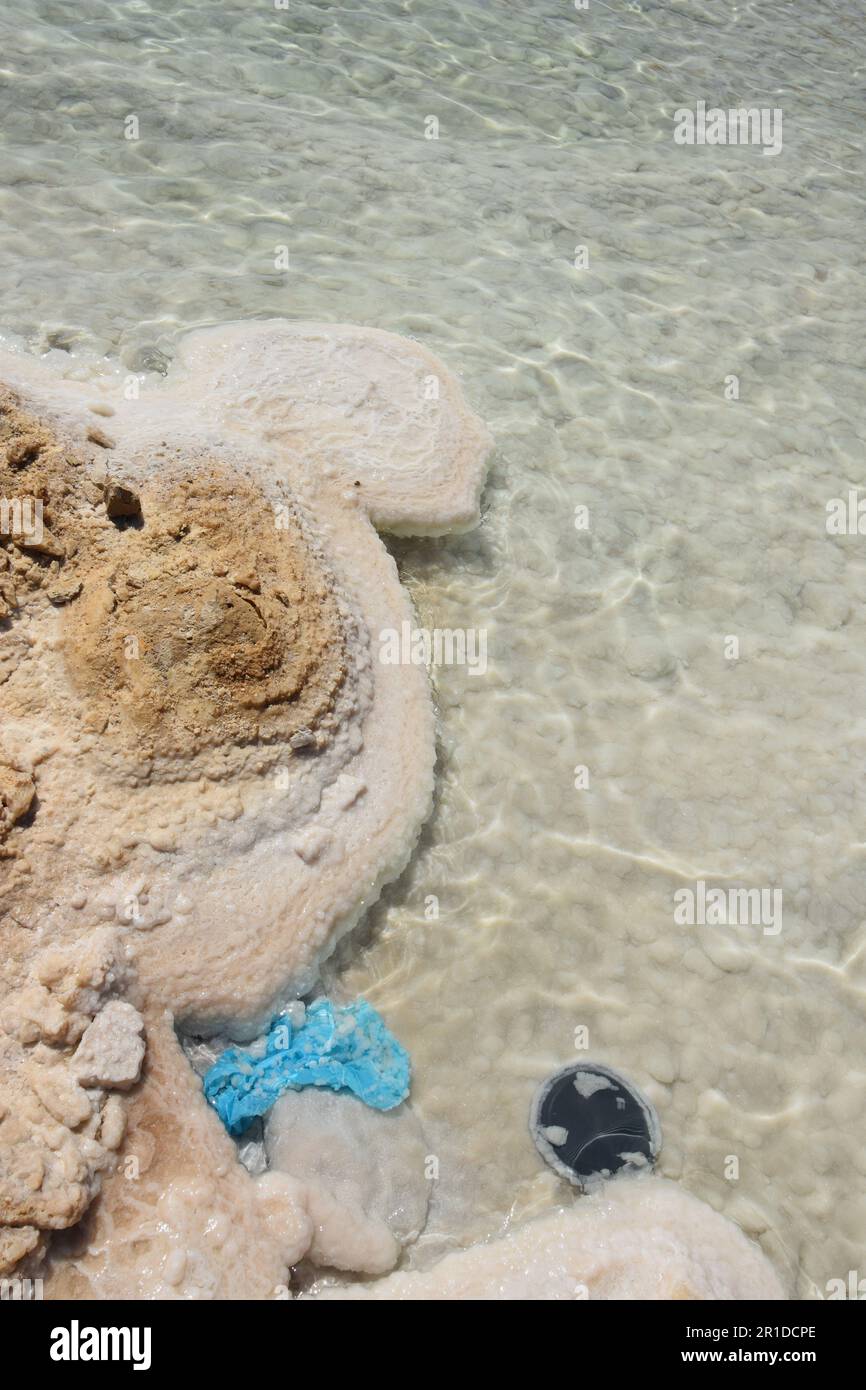Sinking sea level, sinkholes and salt crystals - Coast of the Dead Sea ...
