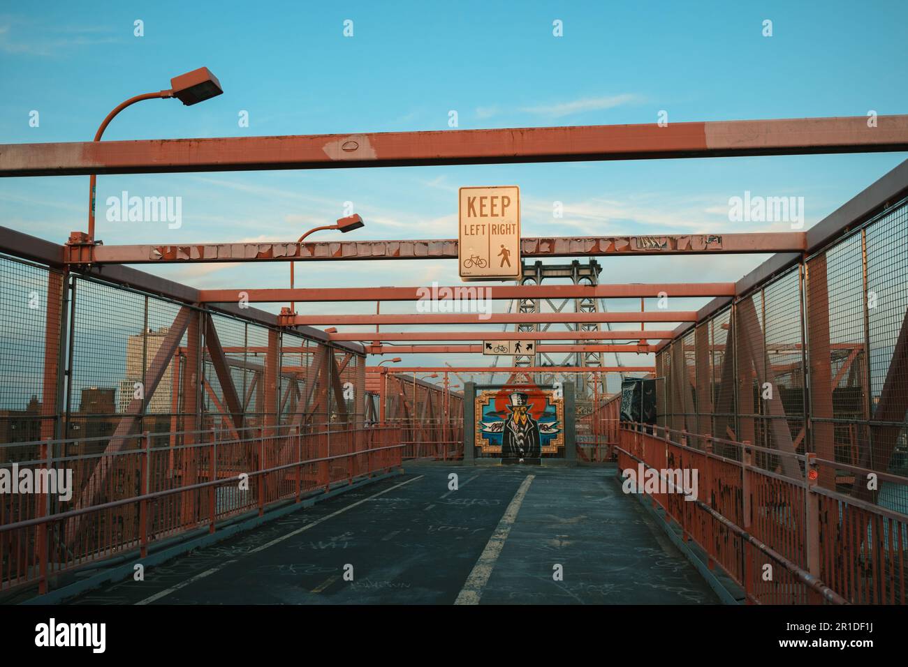 Williamsburg bridge walkway hi-res stock photography and images - Alamy