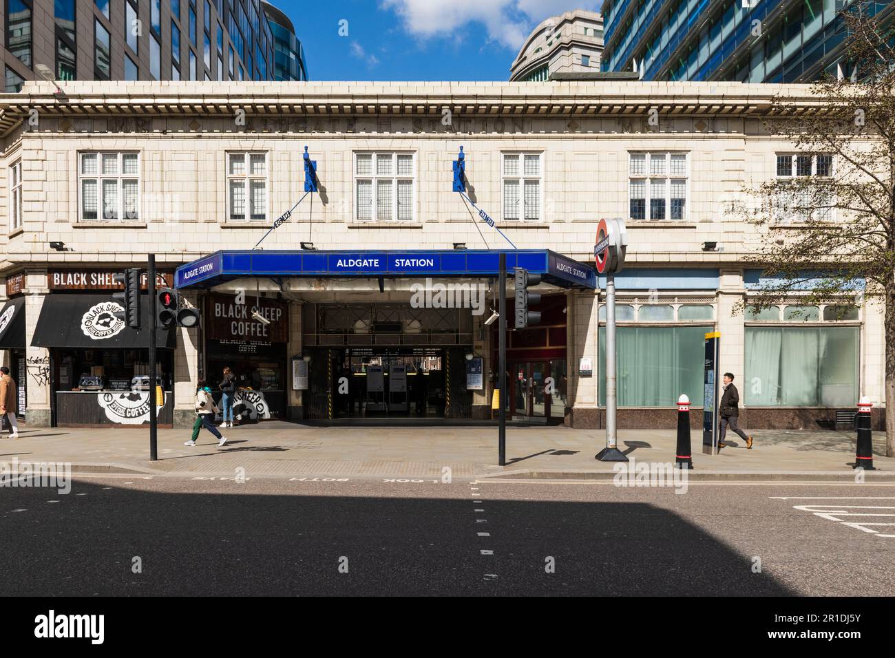 Aldgate Underground Station, Aldgate High Street, London, UK. 7 Apr ...