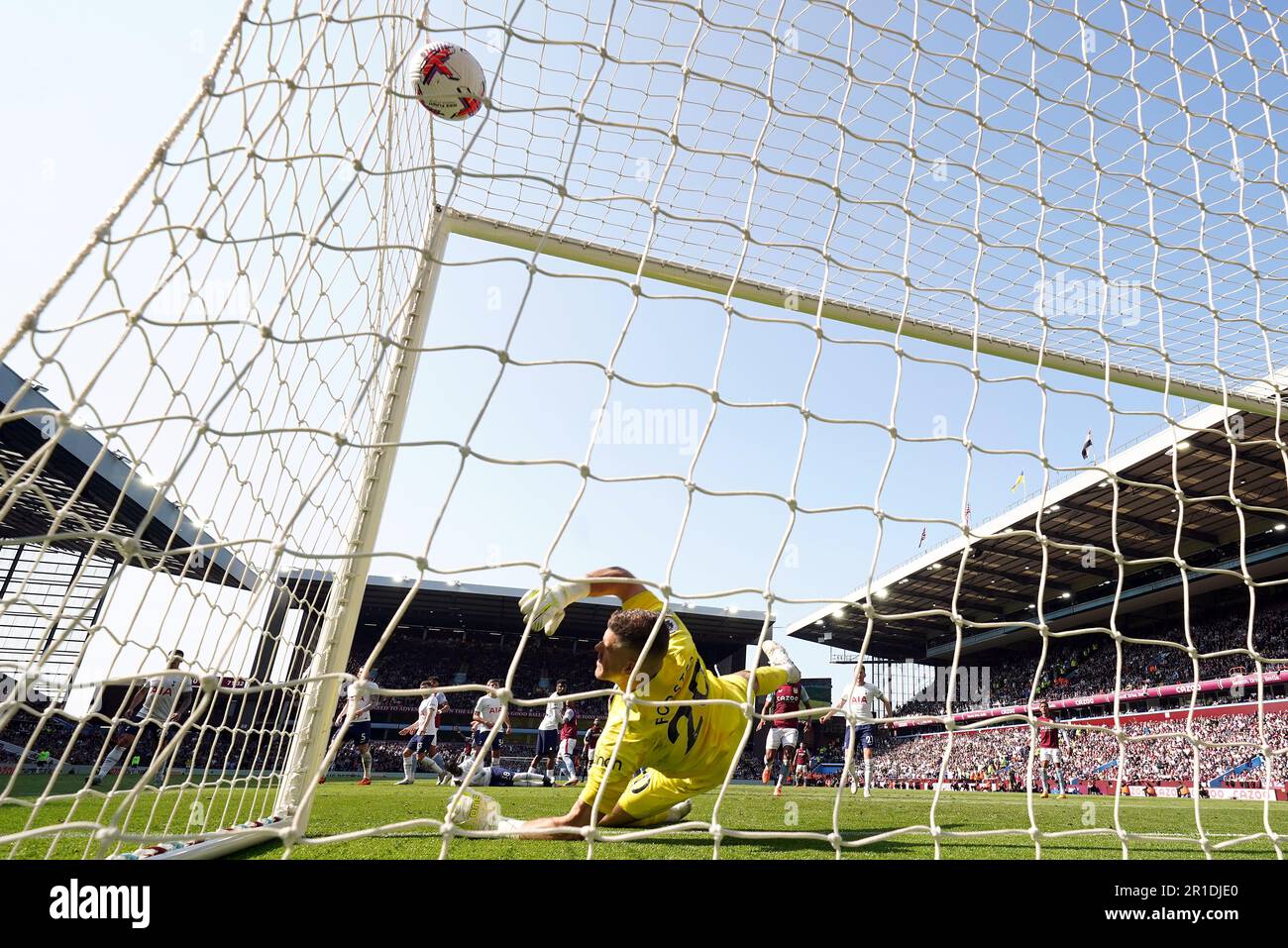 Douglas luiz tottenham 2023 hi-res stock photography and images - Alamy