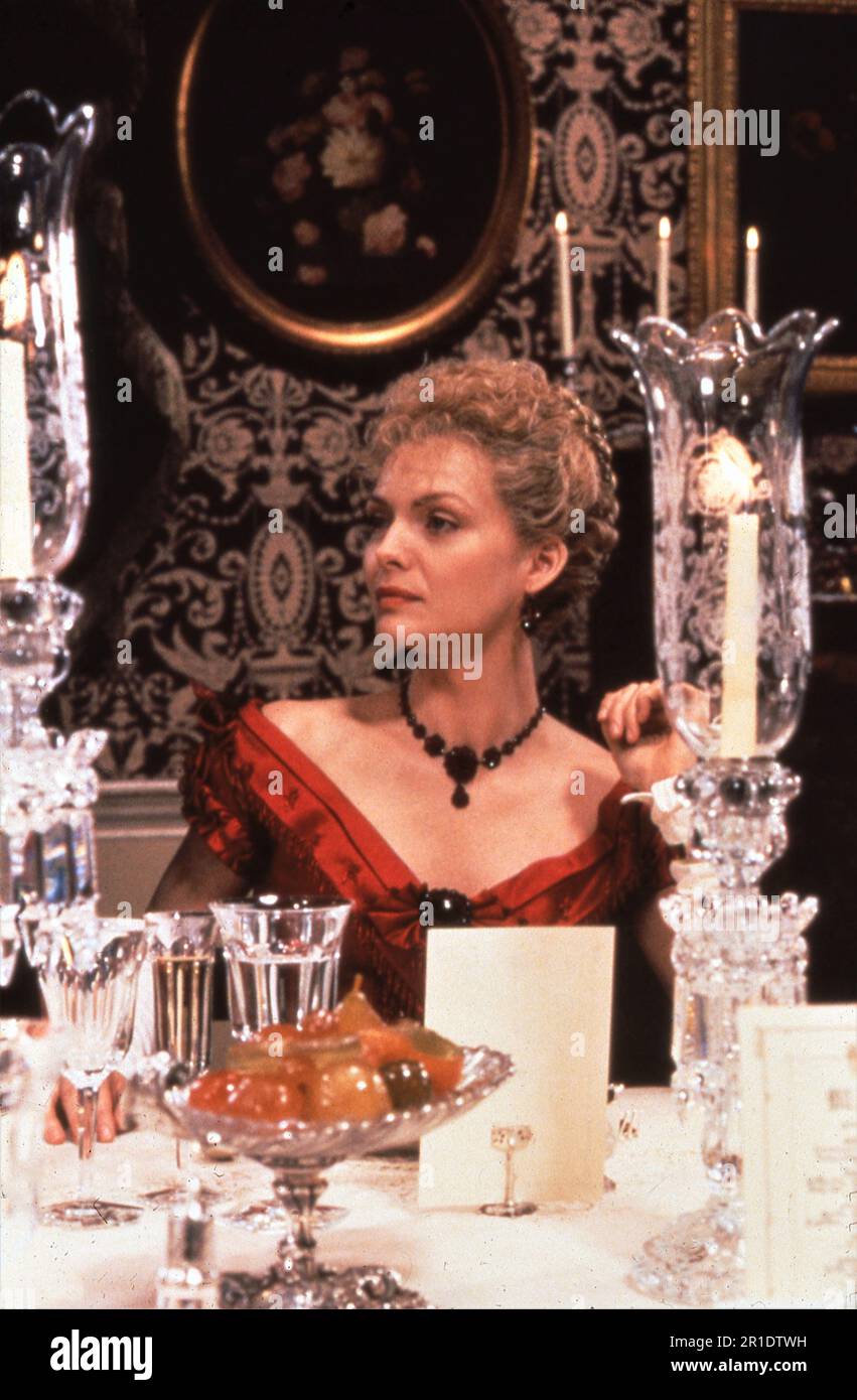 MICHELLE PFEIFFER in THE AGE OF INNOCENCE 1993 director MARTIN SCORSESE ...